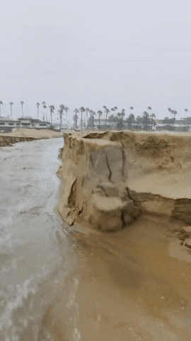 加州末日？！洛杉矶突发5.1级地震！飓风希拉里惊人雨量破记录！"Hurriquake"来了...