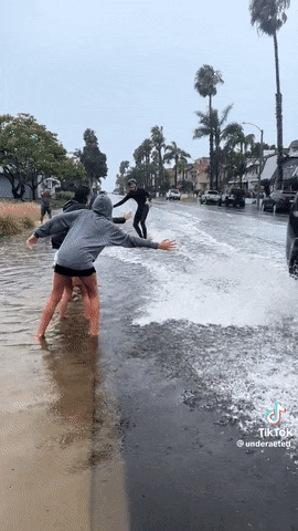 加州末日？！洛杉矶突发5.1级地震！飓风希拉里惊人雨量破记录！"Hurriquake"来了...